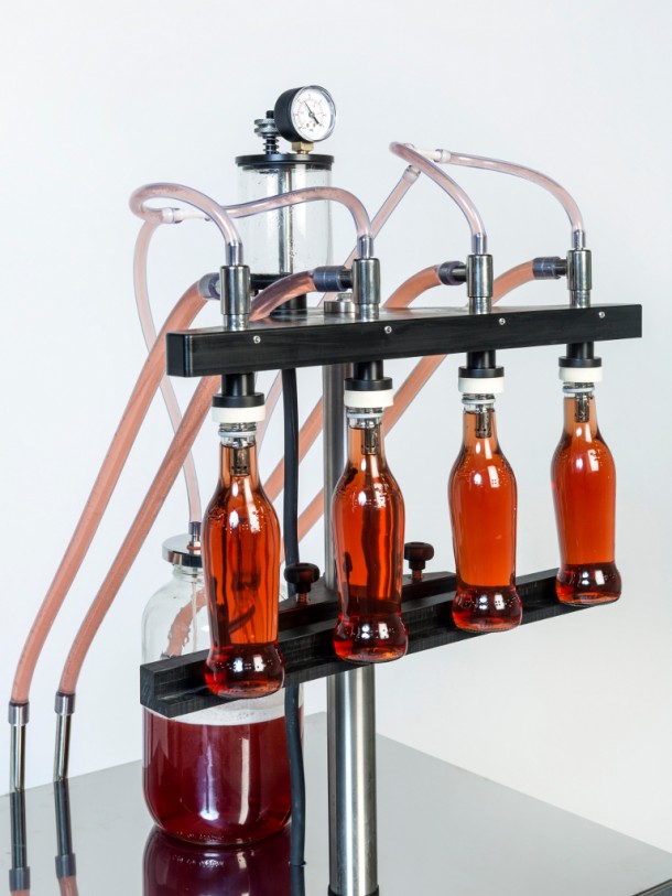 Easifill Semi-Automatic Vacuum Level Filling Machine - Universal ...